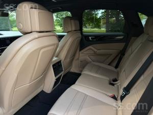 Brown Porsche Cayenne 2021 in Riga, with an engine capacity of 3.00 L and mileage of 97 thousand km for 35990 €, photo 14 on AUTOMOTO.COM.LV