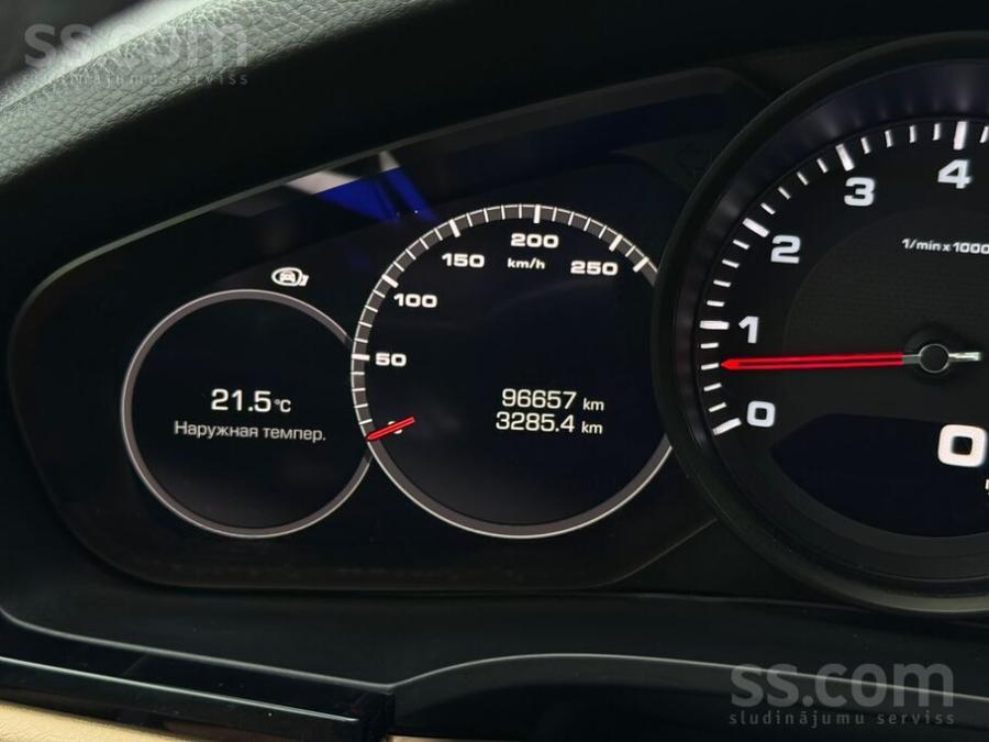 Brown Porsche Cayenne 2021 in Riga, with an engine capacity of 3.00 L and mileage of 97 thousand km for 35990 €, photo 19 on AUTOMOTO.COM.LV