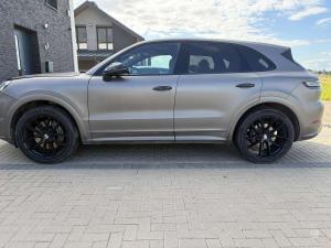 Brown Porsche Cayenne 2021 in Kaunas, with an engine capacity of 3.00 L and mileage of 75 thousand km for 28500 €, photo 6 on AUTOMOTO.COM.LV