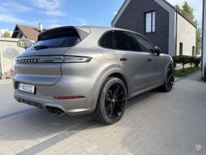 Brown Porsche Cayenne 2021 in Kaunas, with an engine capacity of 3.00 L and mileage of 75 thousand km for 28500 €, photo 7 on AUTOMOTO.COM.LV