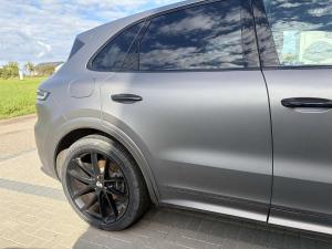 Brown Porsche Cayenne 2021 in Kaunas, with an engine capacity of 3.00 L and mileage of 75 thousand km for 28500 €, photo 8 on AUTOMOTO.COM.LV