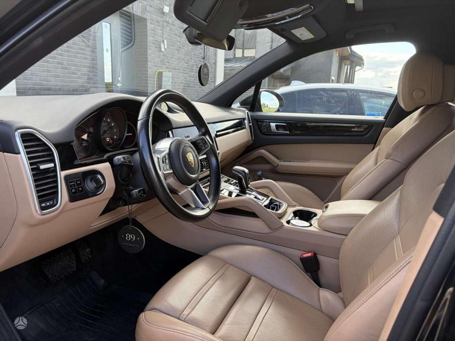 Brown Porsche Cayenne 2021 in Kaunas, with an engine capacity of 3.00 L and mileage of 75 thousand km for 28500 €, photo 11 on AUTOMOTO.COM.LV