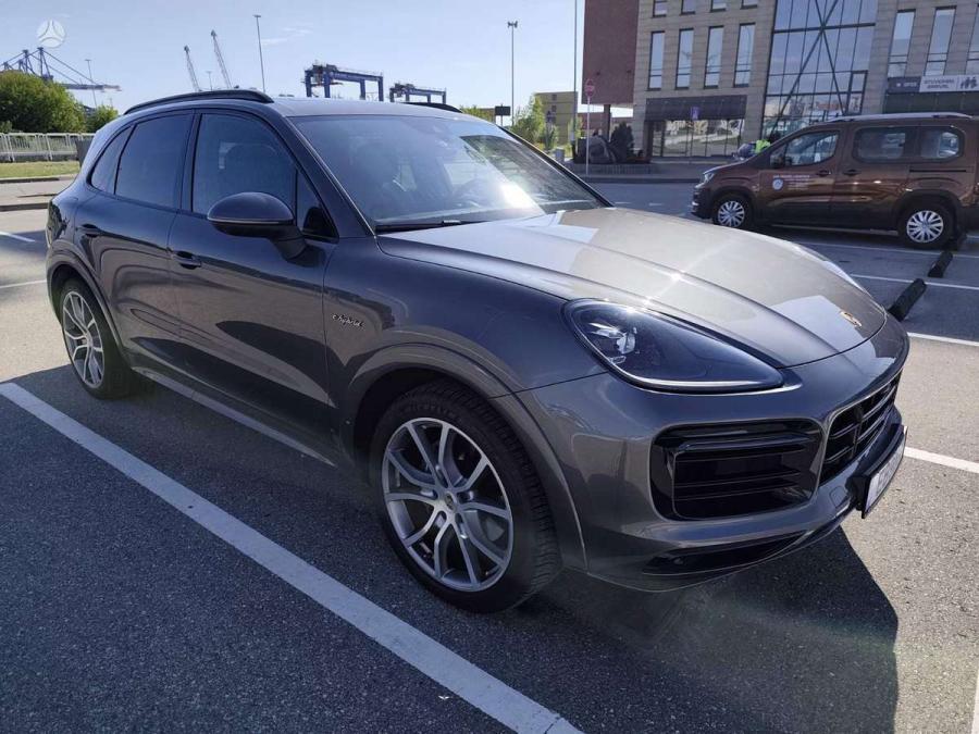 Brown Porsche Cayenne 2022 in Klaipeda, with an engine capacity of 3.00 L and mileage of 55 thousand km for 56000 €, photo 5 on AUTOMOTO.COM.LV