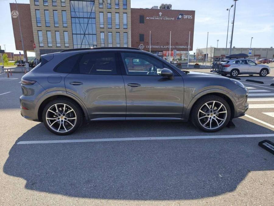Brown Porsche Cayenne 2022 in Klaipeda, with an engine capacity of 3.00 L and mileage of 55 thousand km for 56000 €, photo 6 on AUTOMOTO.COM.LV