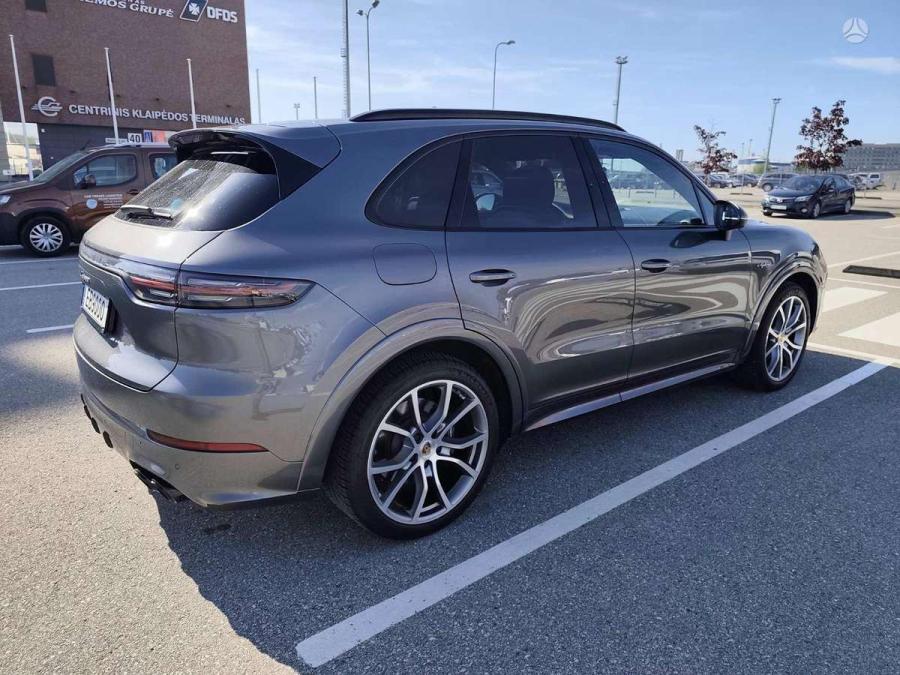 Brown Porsche Cayenne 2022 in Klaipeda, with an engine capacity of 3.00 L and mileage of 55 thousand km for 56000 €, photo 7 on AUTOMOTO.COM.LV