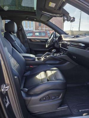 Brown Porsche Cayenne 2022 in Klaipeda, with an engine capacity of 3.00 L and mileage of 55 thousand km for 56000 €, photo 10 on AUTOMOTO.COM.LV
