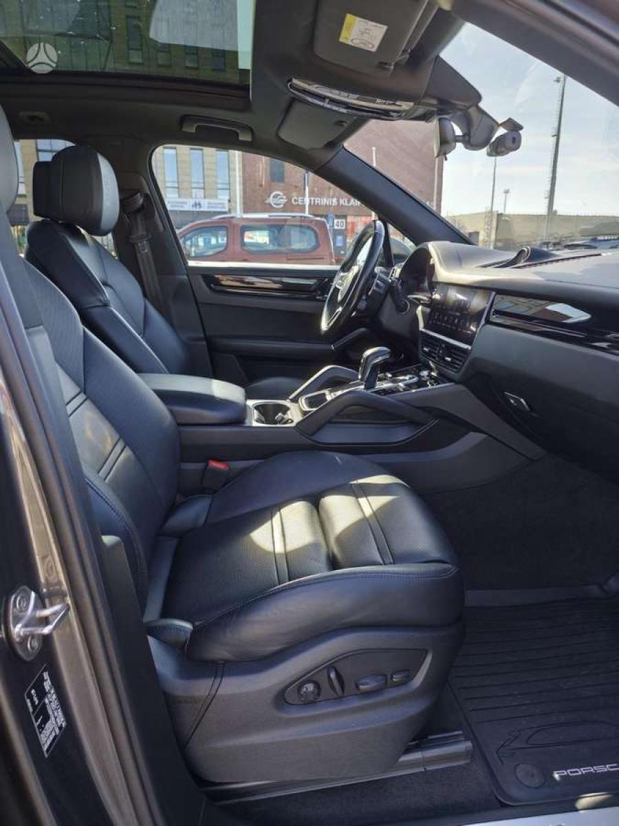 Brown Porsche Cayenne 2022 in Klaipeda, with an engine capacity of 3.00 L and mileage of 55 thousand km for 56000 €, photo 10 on AUTOMOTO.COM.LV