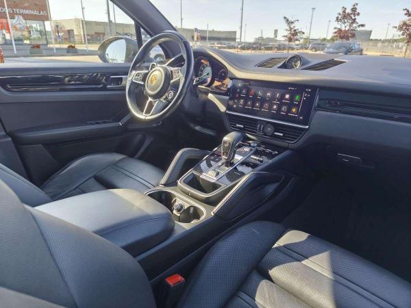 Brown Porsche Cayenne 2022 in Klaipeda, with an engine capacity of 3.00 L and mileage of 55 thousand km for 56000 €, photo 11 on AUTOMOTO.COM.LV