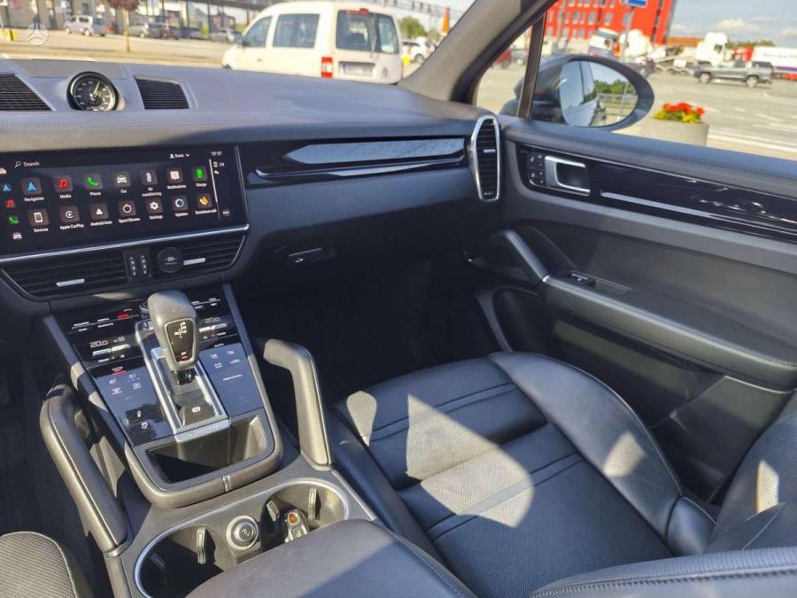 Brown Porsche Cayenne 2022 in Klaipeda, with an engine capacity of 3.00 L and mileage of 55 thousand km for 56000 €, photo 12 on AUTOMOTO.COM.LV
