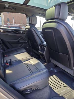 Brown Porsche Cayenne 2022 in Klaipeda, with an engine capacity of 3.00 L and mileage of 55 thousand km for 56000 €, photo 13 on AUTOMOTO.COM.LV