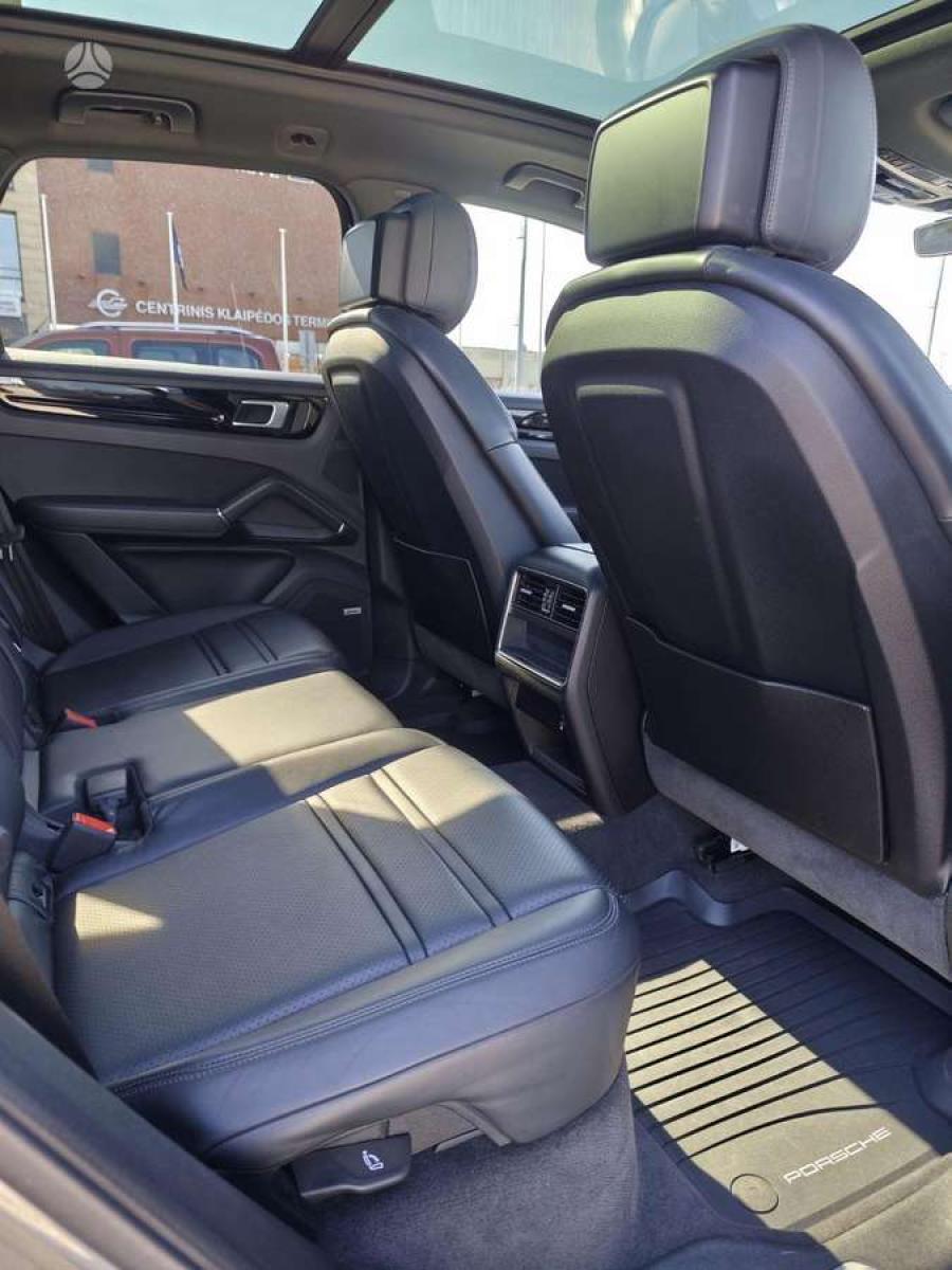 Brown Porsche Cayenne 2022 in Klaipeda, with an engine capacity of 3.00 L and mileage of 55 thousand km for 56000 €, photo 13 on AUTOMOTO.COM.LV