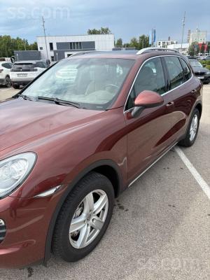 Brūns Porsche Cayenne 2013 Rīga, ar dzinēja tilpumu 4.80 L un nobraukumu 83 tūkst. km par 29500 €, foto 4 vietnē AUTOMOTO.COM.LV