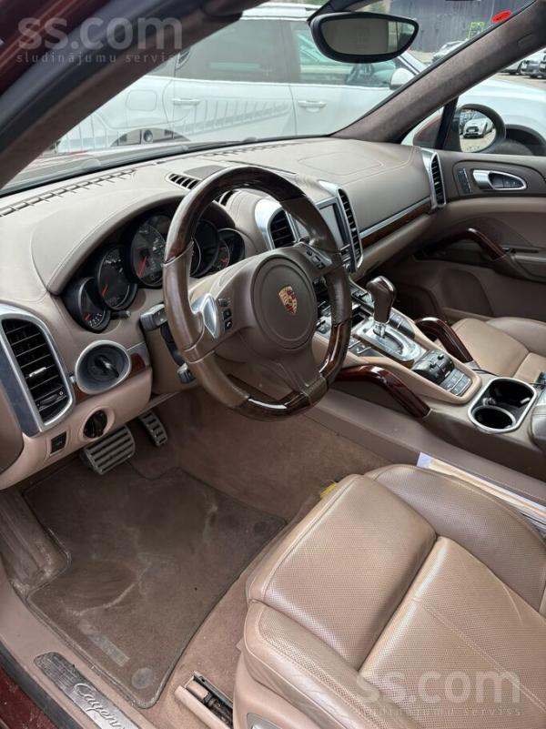 Brūns Porsche Cayenne 2013 Rīga, ar dzinēja tilpumu 4.80 L un nobraukumu 83 tūkst. km par 29500 €, foto 7 vietnē AUTOMOTO.COM.LV
