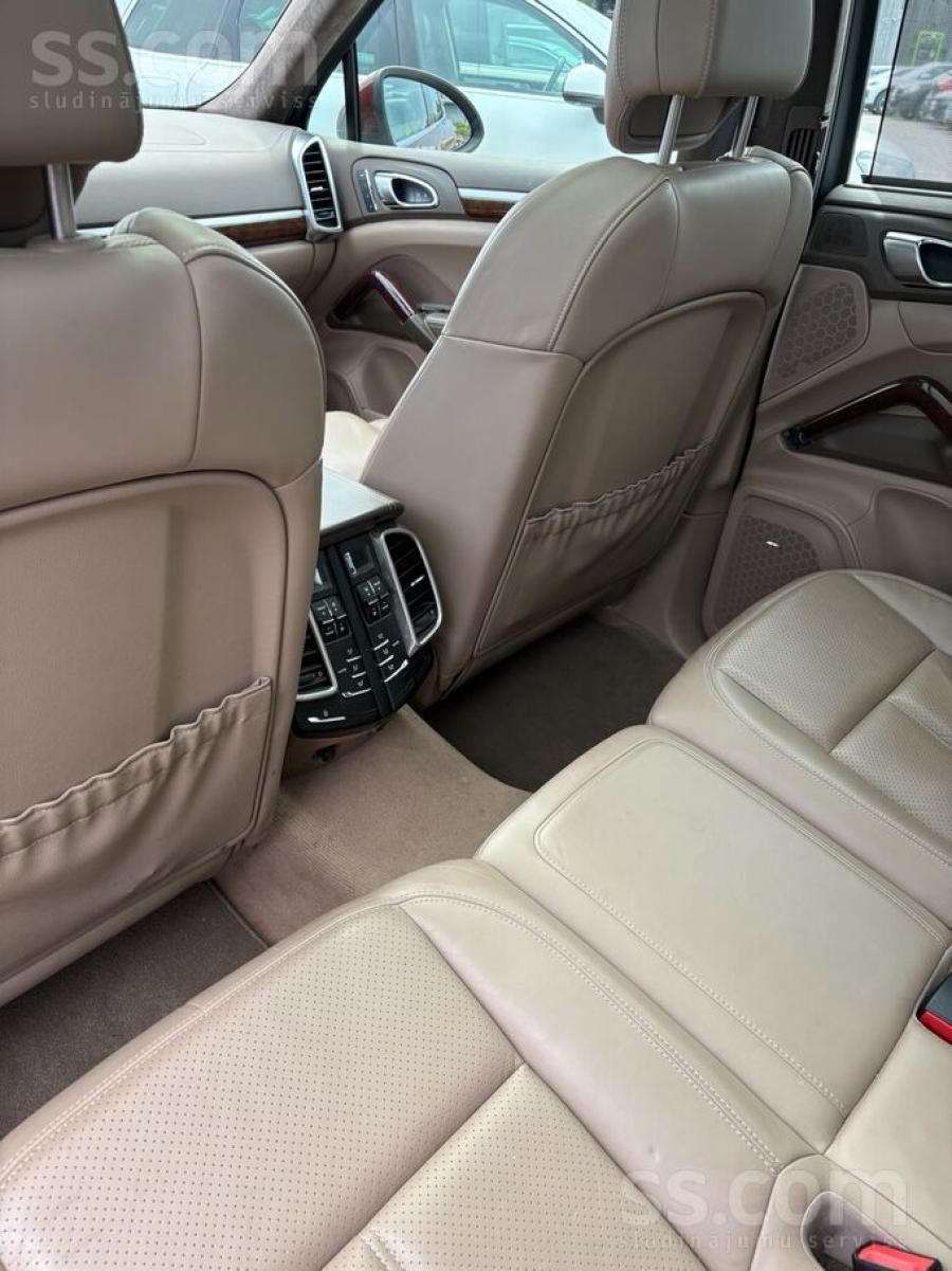 Brūns Porsche Cayenne 2013 Rīga, ar dzinēja tilpumu 4.80 L un nobraukumu 83 tūkst. km par 29500 €, foto 9 vietnē AUTOMOTO.COM.LV