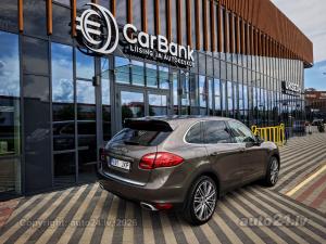 Brūns Porsche Cayenne 2013 Tallina, ar dzinēja tilpumu 3.00 L un nobraukumu 290 tūkst. km par 13500 €, foto 6 vietnē AUTOMOTO.COM.LV