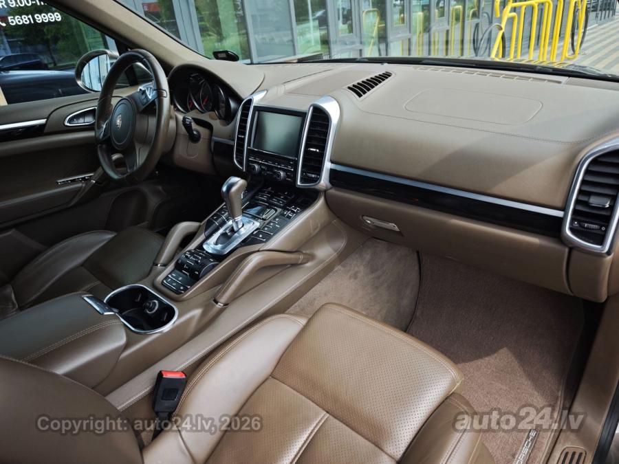 Brūns Porsche Cayenne 2013 Tallina, ar dzinēja tilpumu 3.00 L un nobraukumu 290 tūkst. km par 13500 €, foto 11 vietnē AUTOMOTO.COM.LV