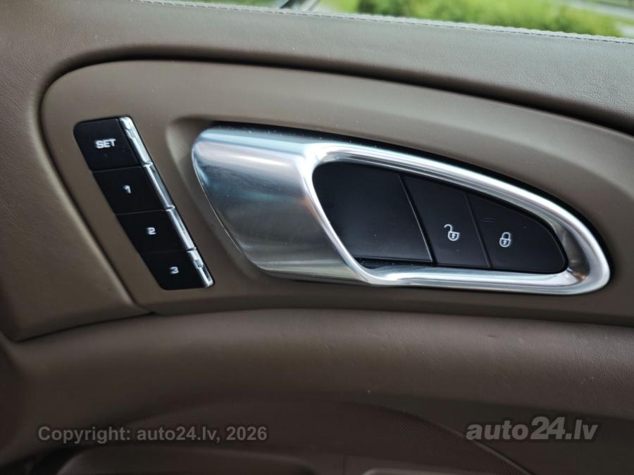 Brūns Porsche Cayenne 2013 Tallina, ar dzinēja tilpumu 3.00 L un nobraukumu 290 tūkst. km par 13500 €, foto 13 vietnē AUTOMOTO.COM.LV