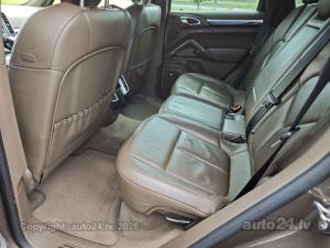 Brūns Porsche Cayenne 2013 Tallina, ar dzinēja tilpumu 3.00 L un nobraukumu 290 tūkst. km par 13500 €, foto 15 vietnē AUTOMOTO.COM.LV