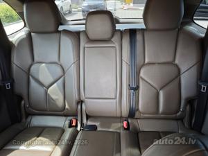 Brūns Porsche Cayenne 2013 Tallina, ar dzinēja tilpumu 3.00 L un nobraukumu 290 tūkst. km par 13500 €, foto 16 vietnē AUTOMOTO.COM.LV