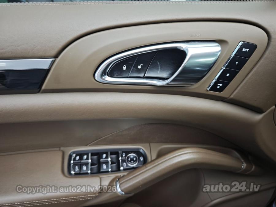 Brūns Porsche Cayenne 2013 Tallina, ar dzinēja tilpumu 3.00 L un nobraukumu 290 tūkst. km par 13500 €, foto 20 vietnē AUTOMOTO.COM.LV