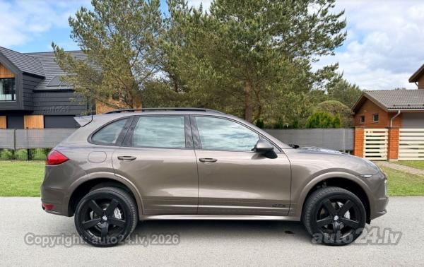 Brūns Porsche Cayenne 2013 Tallina, ar dzinēja tilpumu 4.10 L un nobraukumu 254 tūkst. km par 27500 €, foto 7 vietnē AUTOMOTO.COM.LV