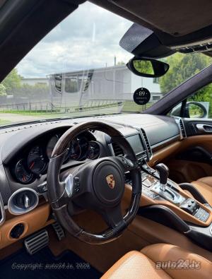 Brūns Porsche Cayenne 2013 Tallina, ar dzinēja tilpumu 4.10 L un nobraukumu 254 tūkst. km par 27500 €, foto 8 vietnē AUTOMOTO.COM.LV