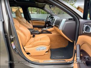Brūns Porsche Cayenne 2013 Tallina, ar dzinēja tilpumu 4.10 L un nobraukumu 254 tūkst. km par 27500 €, foto 11 vietnē AUTOMOTO.COM.LV