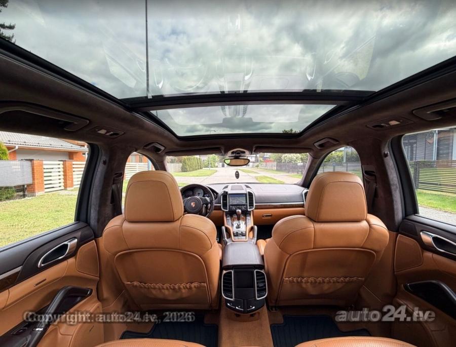 Brūns Porsche Cayenne 2013 Tallina, ar dzinēja tilpumu 4.10 L un nobraukumu 254 tūkst. km par 27500 €, foto 15 vietnē AUTOMOTO.COM.LV