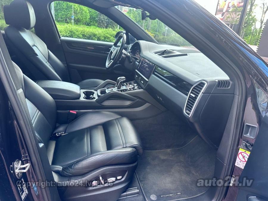 Porsche Cayenne 2020 in Tallinn, with an engine capacity of 3.00 L and mileage of 147 thousand km for 49900 €, photo 16 on AUTOMOTO.COM.LV