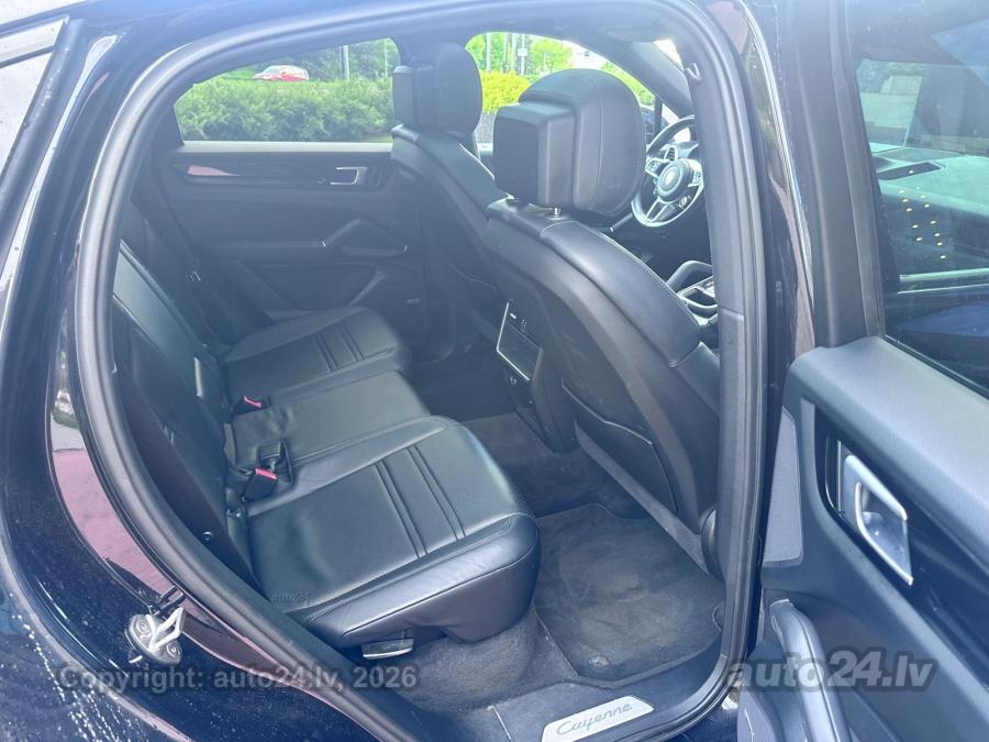 Porsche Cayenne 2020 in Tallinn, with an engine capacity of 3.00 L and mileage of 147 thousand km for 49900 €, photo 17 on AUTOMOTO.COM.LV