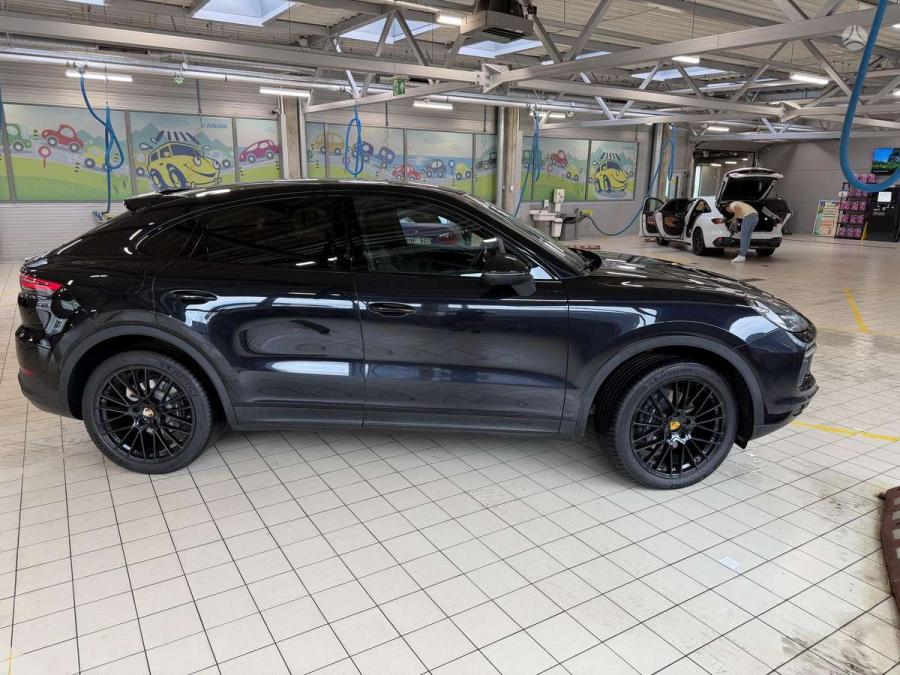 Melns Porsche Cayenne Coupe 2020 Viļņa, ar dzinēja tilpumu 3.00 L un nobraukumu 171 tūkst. km par 49500 €, foto 3 vietnē AUTOMOTO.COM.LV