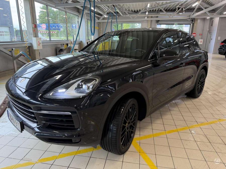 Melns Porsche Cayenne Coupe 2020 Viļņa, ar dzinēja tilpumu 3.00 L un nobraukumu 171 tūkst. km par 49500 €, foto 4 vietnē AUTOMOTO.COM.LV