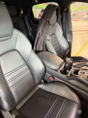 Melns Porsche Cayenne Coupe 2020 Viļņa, ar dzinēja tilpumu 3.00 L un nobraukumu 171 tūkst. km par 49500 €, foto 13 vietnē AUTOMOTO.COM.LV