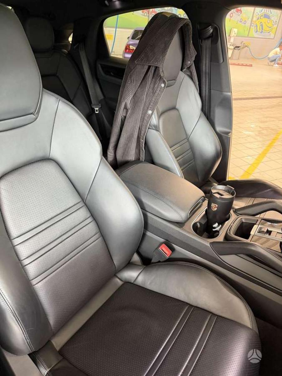 Melns Porsche Cayenne Coupe 2020 Viļņa, ar dzinēja tilpumu 3.00 L un nobraukumu 171 tūkst. km par 49500 €, foto 13 vietnē AUTOMOTO.COM.LV