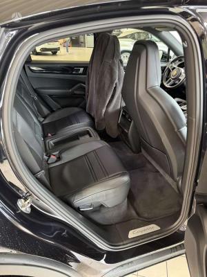 Melns Porsche Cayenne Coupe 2020 Viļņa, ar dzinēja tilpumu 3.00 L un nobraukumu 171 tūkst. km par 49500 €, foto 16 vietnē AUTOMOTO.COM.LV