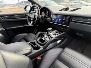 Черный Порше Cayenne Coupe 2020 в Таллин, объемом двигателя 4.00 л и пробегом 135 тыс. км за 72990 €, фото 9 на AUTOMOTO.COM.LV