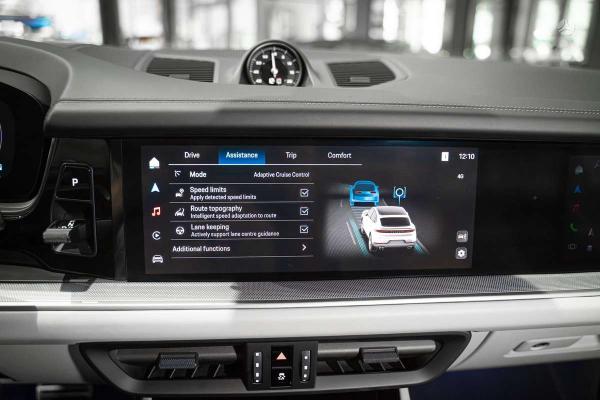 Melns Porsche Cayenne Coupe 2024 Kauņa, ar dzinēja tilpumu 3.00 L un nobraukumu 40 tūkst. km par 99999 €, foto 10 vietnē AUTOMOTO.COM.LV