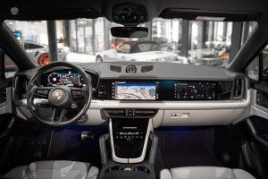 Melns Porsche Cayenne Coupe 2024 Kauņa, ar dzinēja tilpumu 3.00 L un nobraukumu 40 tūkst. km par 99999 €, foto 12 vietnē AUTOMOTO.COM.LV