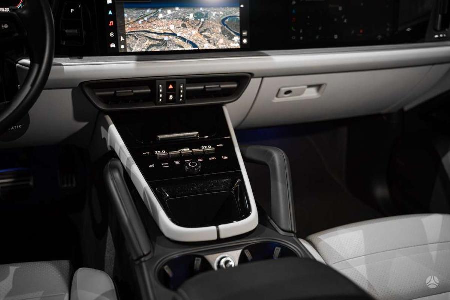 Melns Porsche Cayenne Coupe 2024 Kauņa, ar dzinēja tilpumu 3.00 L un nobraukumu 40 tūkst. km par 99999 €, foto 13 vietnē AUTOMOTO.COM.LV