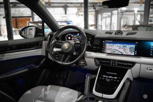 Melns Porsche Cayenne Coupe 2024 Kauņa, ar dzinēja tilpumu 3.00 L un nobraukumu 40 tūkst. km par 99999 €, foto 18 vietnē AUTOMOTO.COM.LV