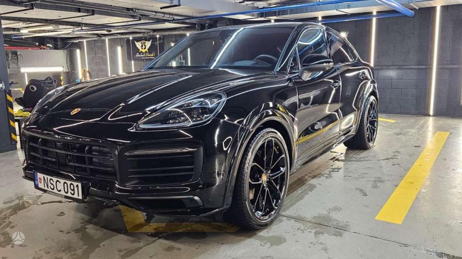 Melns Porsche Cayenne Coupe 2019 Klaipėda, ar dzinēja tilpumu 3.00 L un nobraukumu 132 tūkst. km par 67950 €, foto 1 vietnē AUTOMOTO.COM.LV