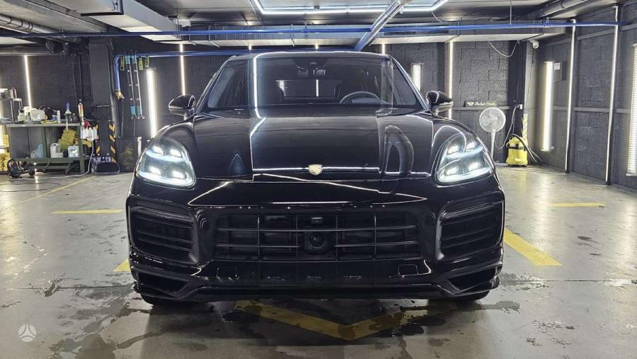 Melns Porsche Cayenne Coupe 2019 Klaipėda, ar dzinēja tilpumu 3.00 L un nobraukumu 132 tūkst. km par 67950 €, foto 3 vietnē AUTOMOTO.COM.LV