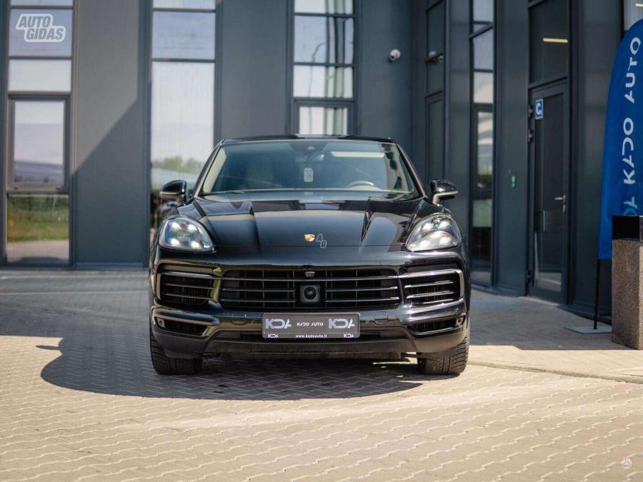 Black Porsche Cayenne Coupe 2019 in Marijampole, with an engine capacity of 3.00 L and mileage of 160 thousand km for 50950 €, photo 5 on AUTOMOTO.COM.LV