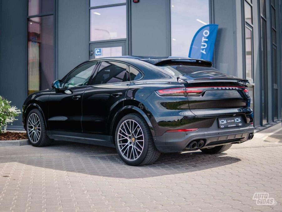 Black Porsche Cayenne Coupe 2019 in Marijampole, with an engine capacity of 3.00 L and mileage of 160 thousand km for 50950 €, photo 9 on AUTOMOTO.COM.LV