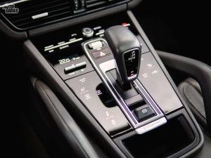 Black Porsche Cayenne Coupe 2019 in Marijampole, with an engine capacity of 3.00 L and mileage of 160 thousand km for 50950 €, photo 21 on AUTOMOTO.COM.LV