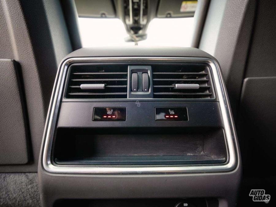 Black Porsche Cayenne Coupe 2019 in Marijampole, with an engine capacity of 3.00 L and mileage of 160 thousand km for 50950 €, photo 35 on AUTOMOTO.COM.LV