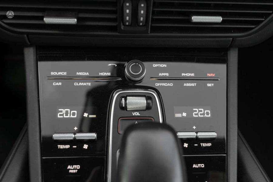 Черный Порше Cayenne Coupe 2019 в Вильнюс, объемом двигателя 4.00 л и пробегом 133 тыс. км за 69850 €, фото 16 на AUTOMOTO.COM.LV