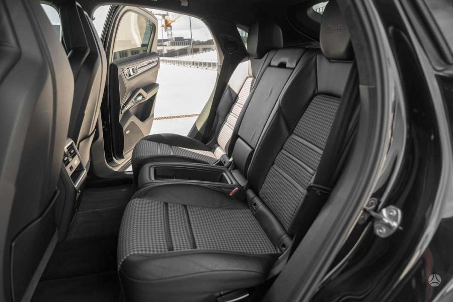 Черный Порше Cayenne Coupe 2019 в Вильнюс, объемом двигателя 4.00 л и пробегом 133 тыс. км за 69850 €, фото 20 на AUTOMOTO.COM.LV