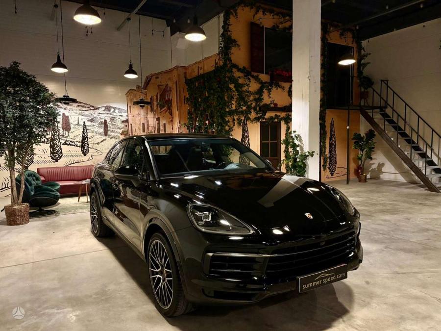 Melns Porsche Cayenne Coupe 2019 Panevēža, ar dzinēja tilpumu 3.00 L un nobraukumu 199 tūkst. km par 46900 €, foto 1 vietnē AUTOMOTO.COM.LV