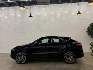 Melns Porsche Cayenne Coupe 2019 Panevēža, ar dzinēja tilpumu 3.00 L un nobraukumu 199 tūkst. km par 46900 €, foto 6 vietnē AUTOMOTO.COM.LV